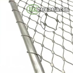 What is the difference between 304 and 404 stainless steel?